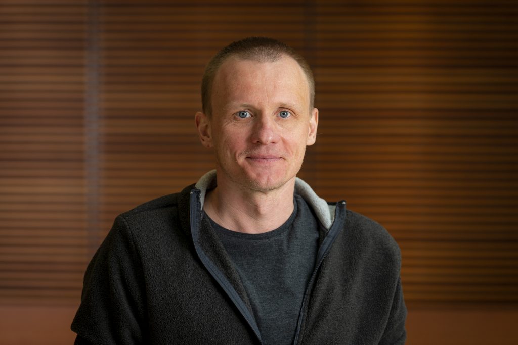 Alex Levchenko elected Fellow of the American Physical Society ...